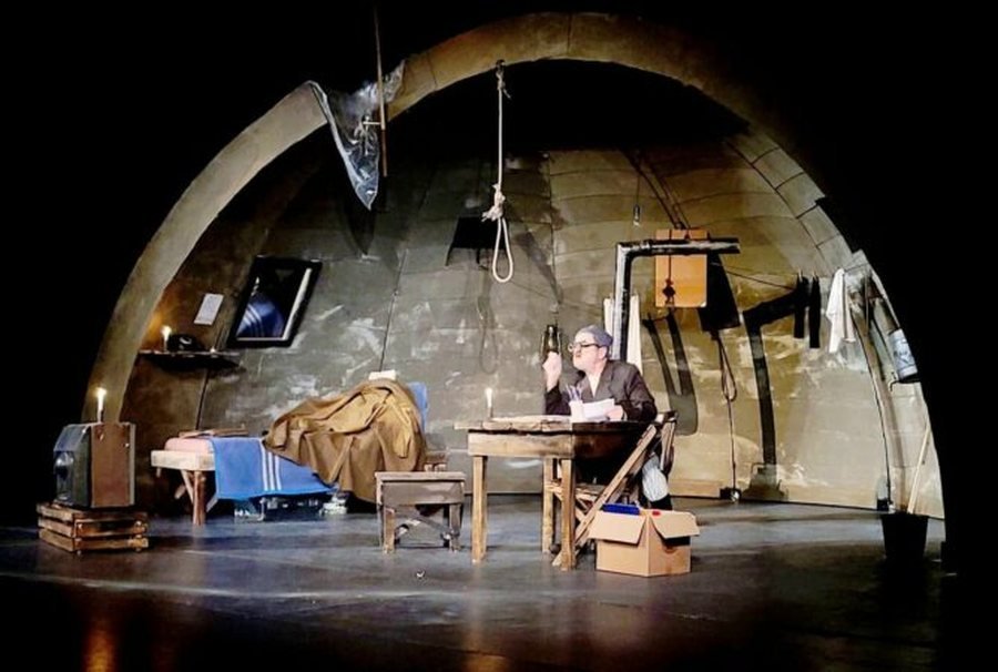 Vënia në skenë e librit 'Testamenti', botimi i UETPRESS i autorit Leka ...