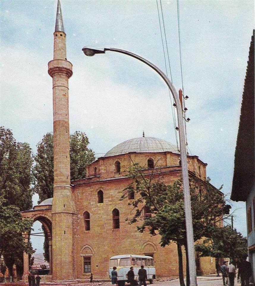 Xhamia e Madhe e Prishtinës ishte Kisha dhe varri i Pjeter Bogdanit ...